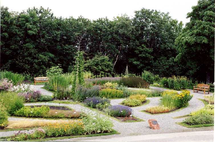 Garden history: Gardens by the Season | Flea Market Gardening